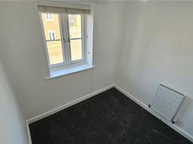 3 bedroom house for rent in Lindrick Close, Great Denham, MK40