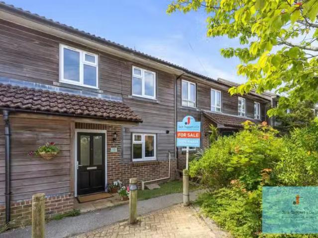 3 bedroom house for rent in Monarchs View, Portslade, Brighton.