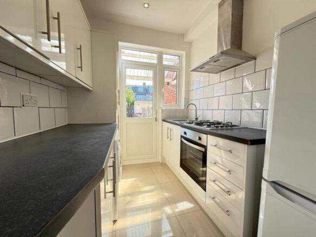 3 bedroom house for rent in Mortlake Road, Ilford, IG1