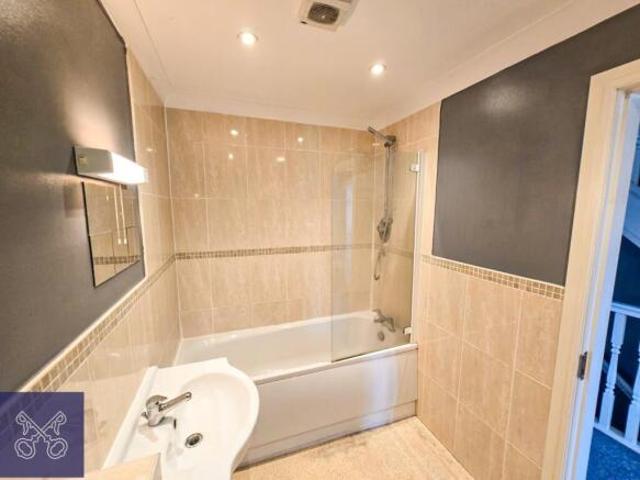 3 bedroom house for rent in Maybury Road, Hull, East Riding of Yorkshi, HU9