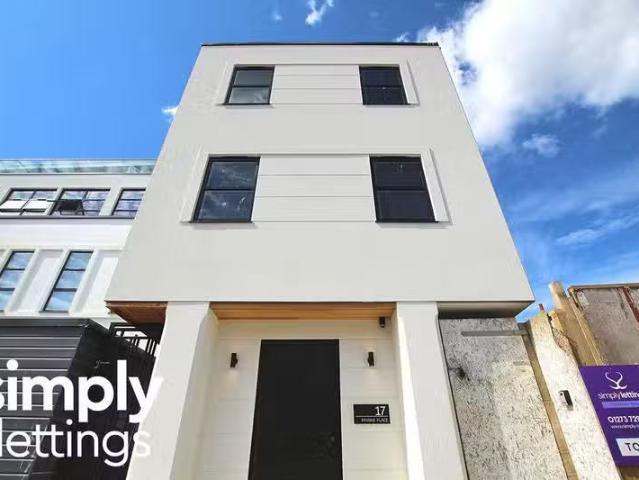 3 bedroom house for rent in Marine Place, Worthing, BN11