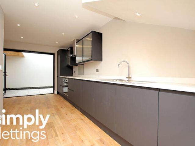 3 bedroom house for rent in Marine Place, Worthing, BN11