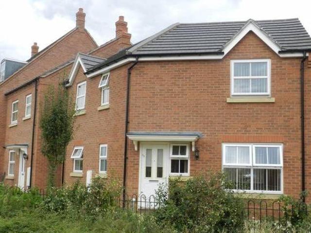 3 bedroom house for rent in Middlemore NN11