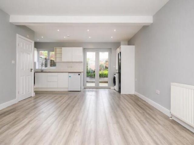 3 bedroom house for rent in Muirfield Road, South Oxhey, WD19