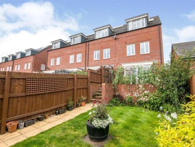 3 bedroom house for rent in Myrtlebury Way, Exeter, EX1