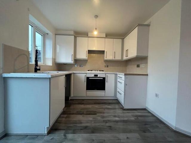 3 bedroom house for rent in Mystery Close, L15