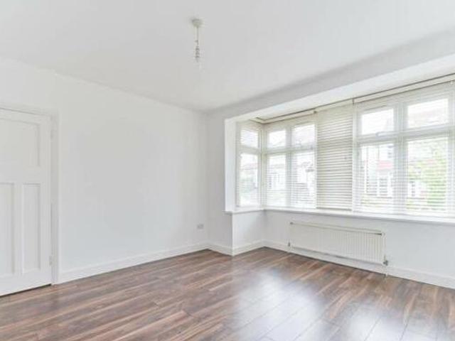 3 Bedroom House For Rent In Norbury, London