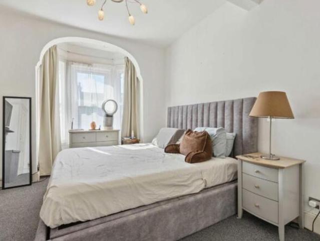 3 bedroom house for rent in Northcroft Road, Northfields, W13