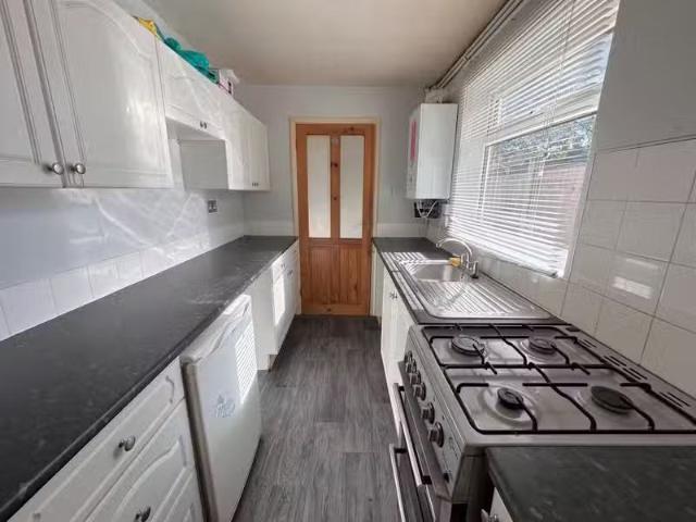 3 bedroom house for rent in Napier Street, Burton on Trent. DE.