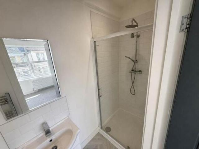 3 bedroom house for rent in New Road, Portsmouth, PO2