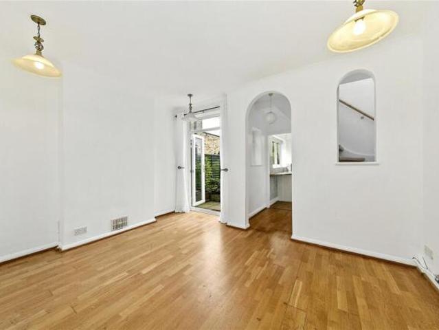 3 bedroom house for rent in South Western Road, Twickenham, TW1