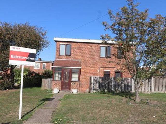 3 bedroom house for rent in Southend Road Stanford Le Hope SS17
