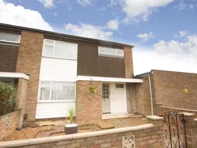 3 bedroom house for rent in Somerville Way, Aylesbury, HP19