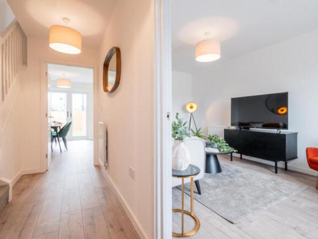 3 bedroom house for rent in Sampson Close, Salford M6