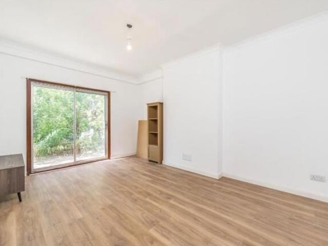 3 bedroom house for rent in Shardeloes Road, New Cross, SE14