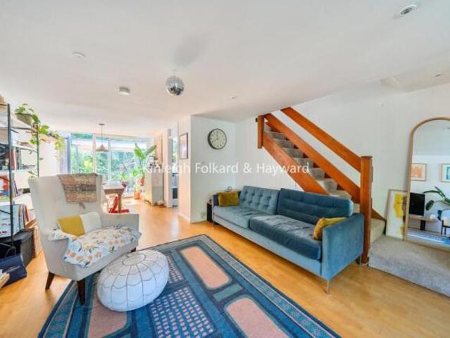 3 bedroom house for rent in Shepherds Close, Highgate, London, N6