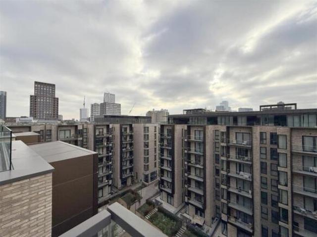 3 bedroom house for rent in Siena House, Bollinder Place, EC1V