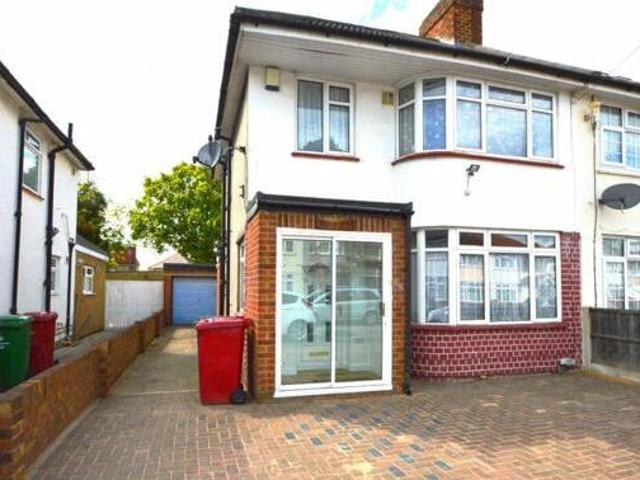 3 Bedroom House For Rent In Slough, Berkshire