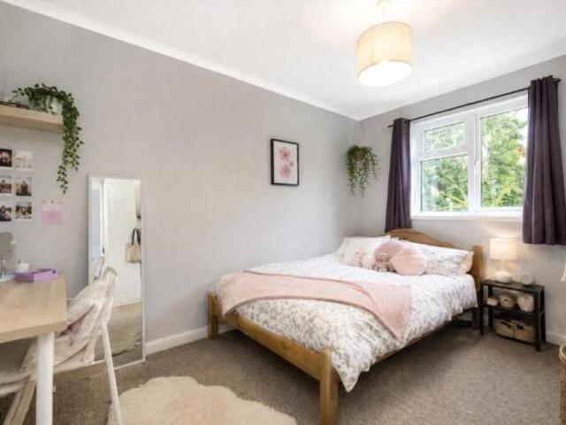 3 bedroom house for rent in Spencer Park, SW18