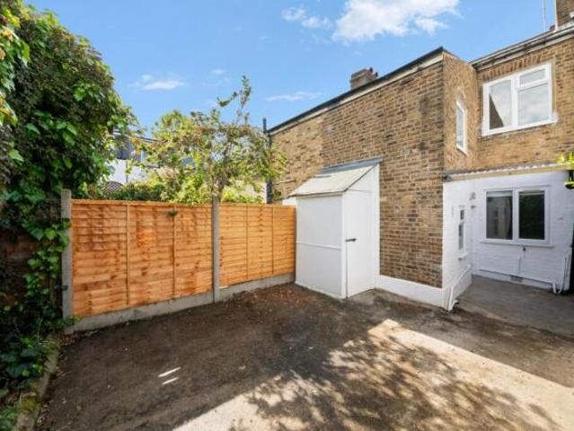 3 bedroom house for rent in Springfield Road, Hanwell, W7