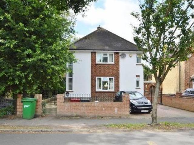 3 bedroom house for rent in St Bernards Road Langley SL3