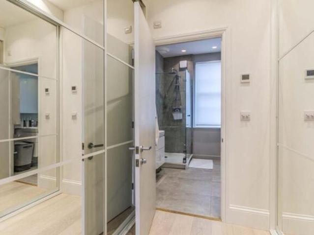 3 bedroom house for rent in St Peters Street, Angel, London, N1