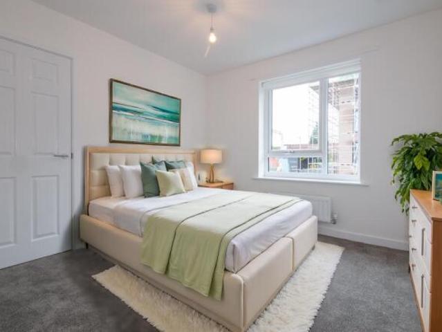 3 bedroom house for rent in Standfold Drive, Manchester, M18