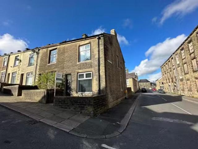 3 bedroom house for rent in Stanley Street, Colne, BB8