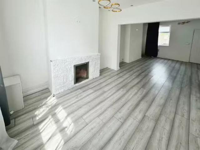 3 bedroom house for rent in Staveley Street, Edlington, Doncas.
