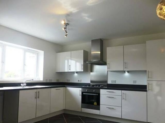 3 bedroom house for rent in Stilton Close Aylesbury HP19