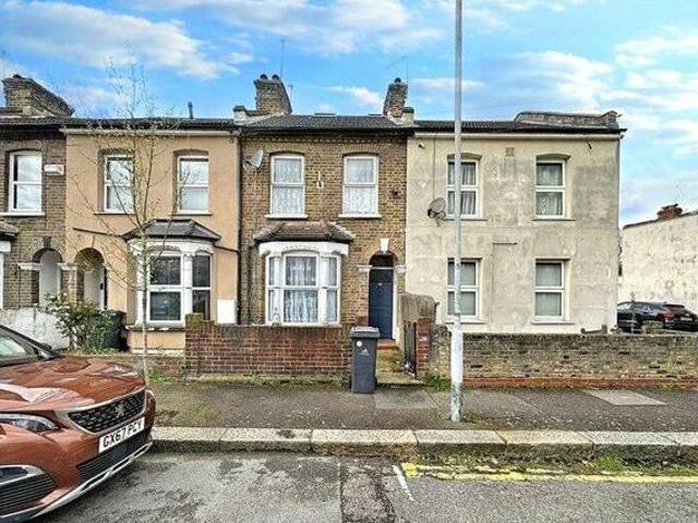 3 Bedroom House For Rent In Stratford