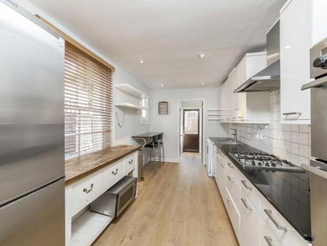 3 bedroom house for rent in Swanscombe Road, Chiswick, W4
