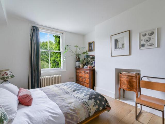 3 bedroom house for rent in Powis Gardens, W11