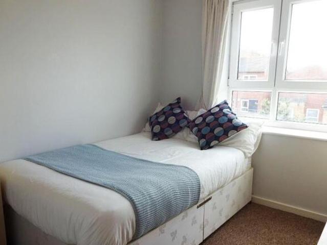 3 bedroom house for rent in Park Grange Court, Sheffield, S2