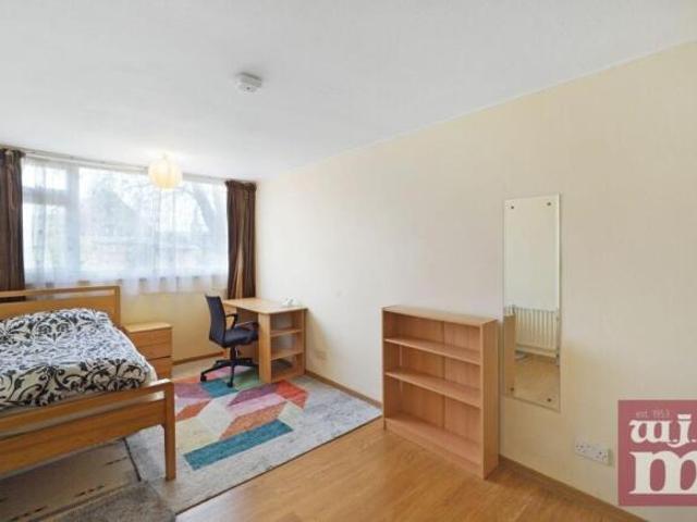 3 bedroom house for rent in Partridge Way, Bowes Park, N22