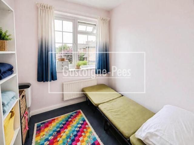3 bedroom house for rent in Partridge Way, Guildford, GU4