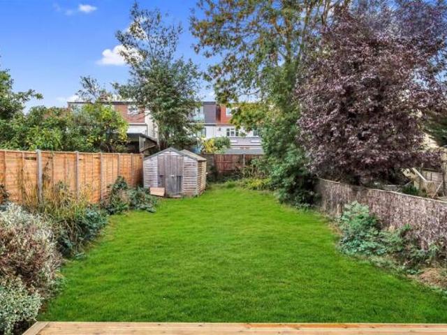 3 bedroom house for rent in Petworth Road, North Finchley, N12