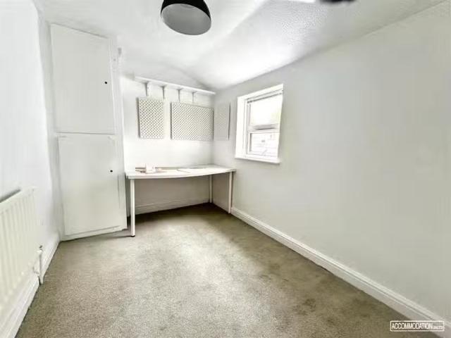 3 bedroom house for rent in Perry Street, Bristol, BS5