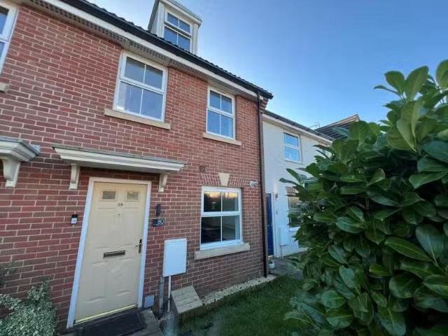 3 bedroom house for rent in Perry Road, Long Ashton, BS41