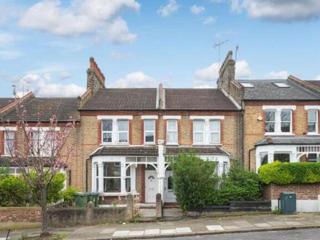 3 bedroom house for rent in Priolo Road, Charlton, London, SE7