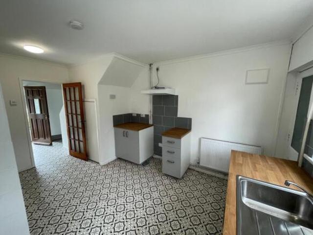 3 bedroom house for rent in Primrose Avenue, WV10