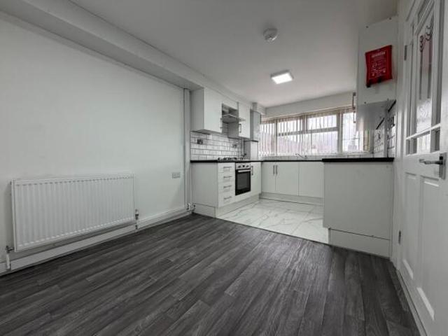 3 bedroom house for rent in Queens Close, SMETHWICK, B67