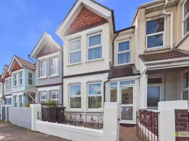 3 bedroom house for rent in Royal Parade, Eastbourne, BN22