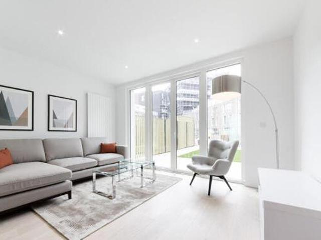 3 Bedroom House For Rent In Royal Wharf, London