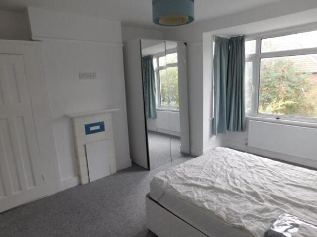 3 bedroom house for rent in Rosebank Road, Hanwell, W7