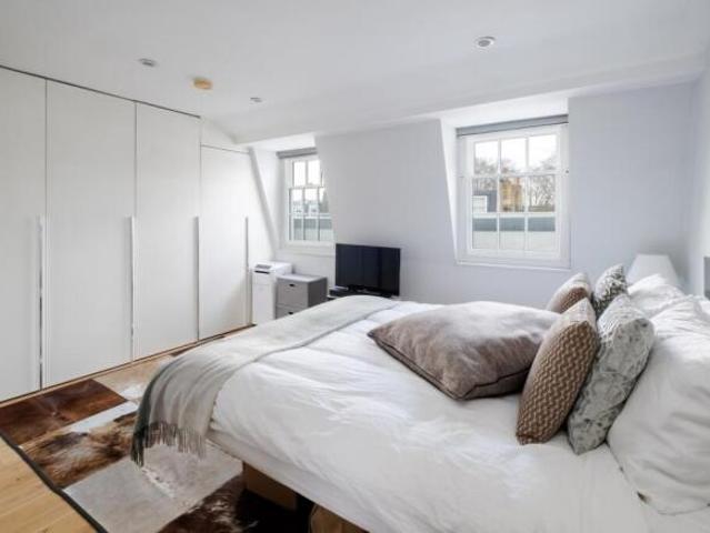 3 bedroom house for rent in Rees Street London N1