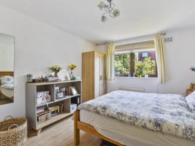 3 bedroom house for rent in Worcester Mews, NW6