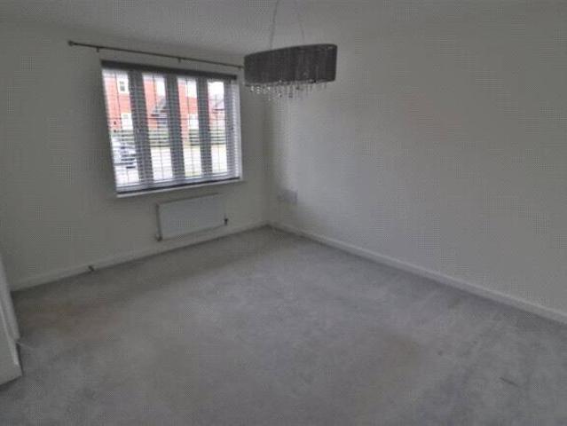 3 bedroom house for rent in Watergrove Crescent, Great Sankey, WA5