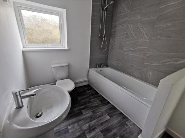 3 bedroom house for rent in Waun Wen Road, Swansea, SA1