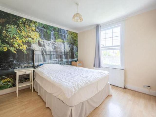 3 bedroom house for rent in Wallis Cottages, Brixton Hill, London, SW2